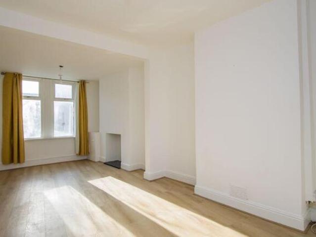 2 bedroom end of terrace house for rent in Fern Street, Canton, CF5