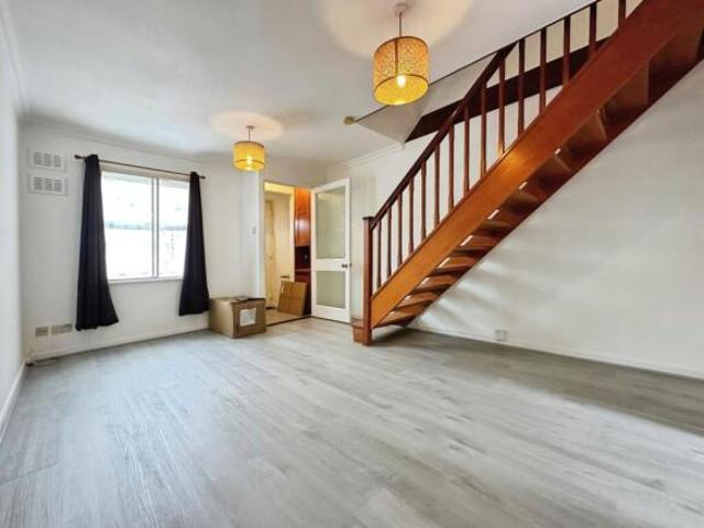 2 bedroom end of terrace house for rent in Frogmore Close, Slough, SL1