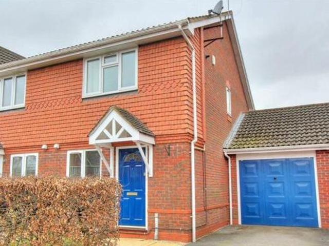 2 Bedroom End Of Terrace House For Rent In Knightwood Park