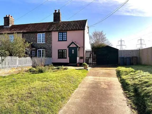 2 bedroom end of terrace house for rent in Knodishall, Suffolk.