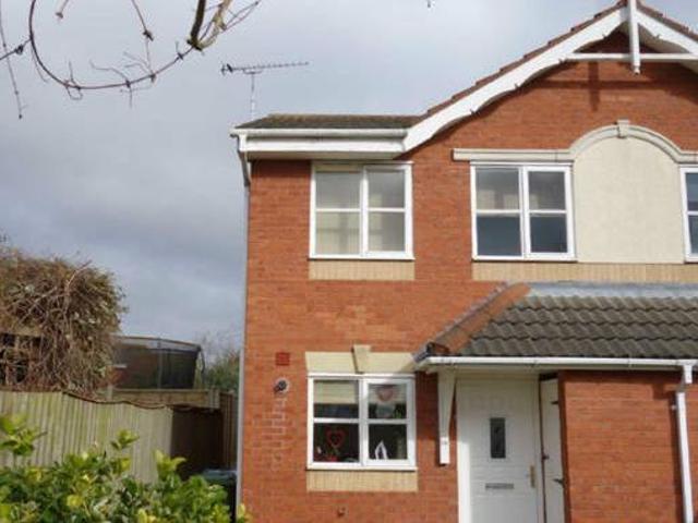 2 bedroom end of terrace house for rent in Kestrel Close Driffield YO25