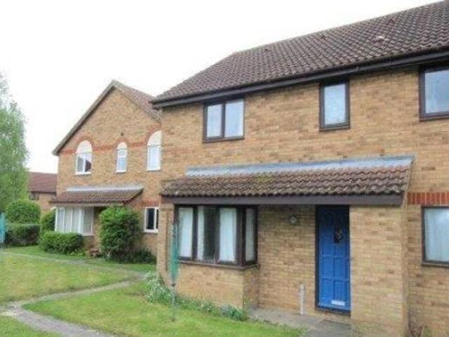 2 bedroom end of terrace house for rent in Kestrel Close Hartford Huntingdon PE29