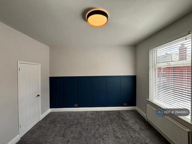 2 bedroom end of terrace house for rent in Hobson Street, Stockport, SK5