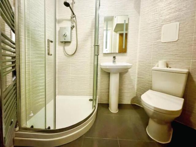 2 bedroom end of terrace house for rent in Holts Crest Way, Leeds, West Yorkshire, LS12