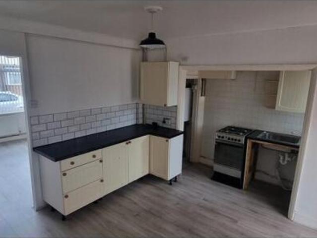 2 bedroom end of terrace house for rent in Hazelwood Road, Bedford, MK42