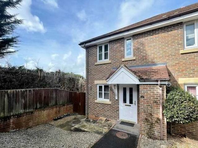 2 bedroom end of terrace house for rent in Hall Drive Church Crookham Fleet GU52