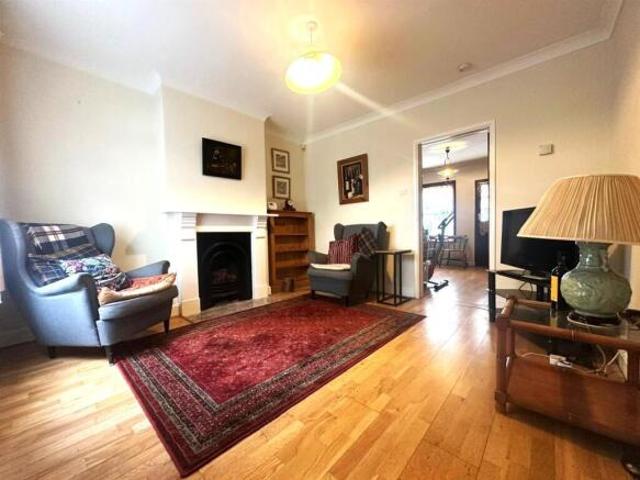 2 bedroom end of terrace house for rent in Harlington Road, Uxbridge, UB8