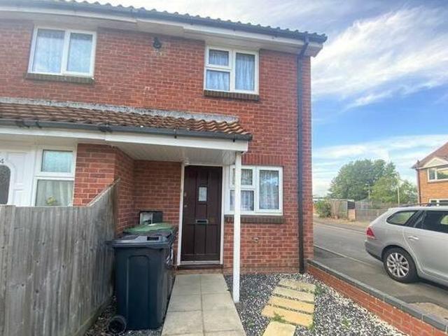 2 bedroom end of terrace house for rent in Harrier Close LeeOnTheSolent PO13