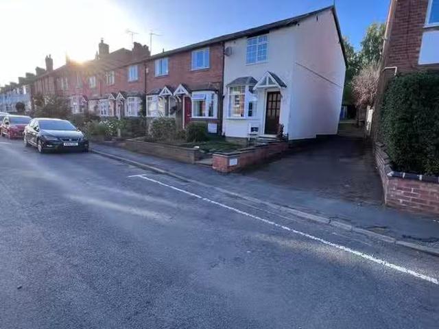 2 bedroom end of terrace house for rent in Henry Street, Kenil.