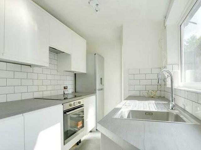 2 bedroom end of terrace house for rent in Hillside Grove Southgate N14