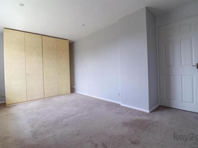 2 bedroom end of terrace house for rent in Oak Close, Killamarsh, S21