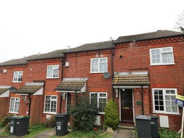 2 bedroom end of terrace house for rent in Ormsby Close Luton Bedfordshire LU1