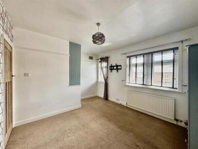 2 bedroom end of terrace house for rent in Long Grove Avenue, Huddersfield, HD5 9LQ, HD5