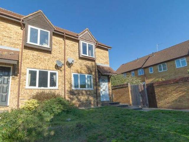 2 bedroom end of terrace house for rent in Ladywood Road Hertford SG14