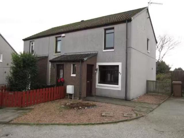 2 bedroom end of terrace house for rent in Langpersons Drive.