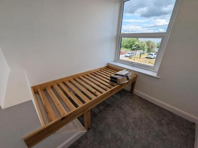 2 bedroom end of terrace house for rent in Leeds Road, Bradley, HD2