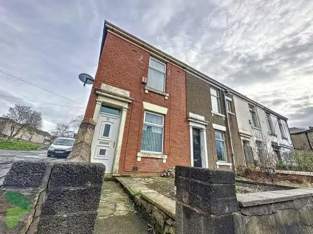 2 bedroom end of terrace house for rent in Livesey Branch Road.