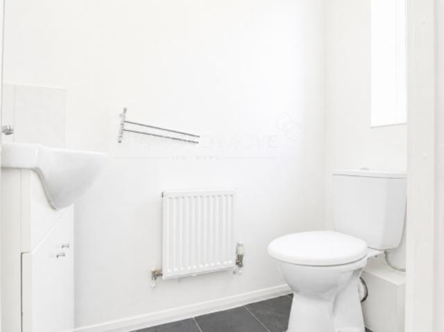 2 bedroom end of terrace house for rent in Molyns Mews, Slough, SL1