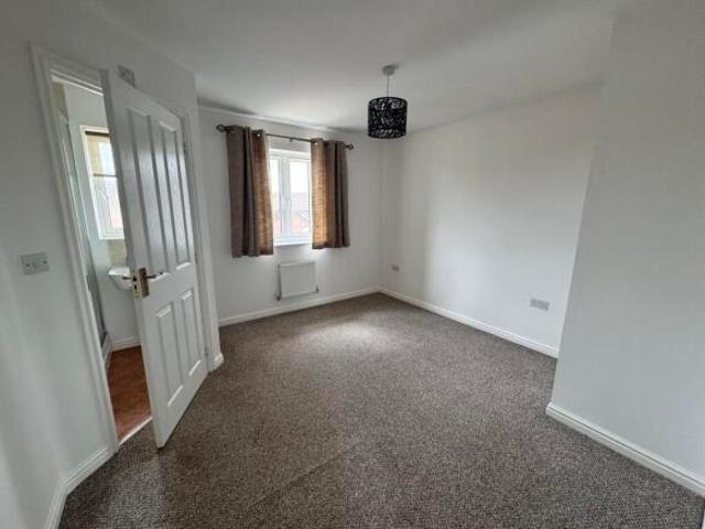 2 bedroom end of terrace house for rent in Malone Avenue, Swindon, SN25