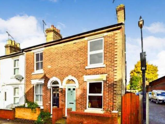 2 bedroom end of terrace house for rent in Manor Road Colchester CO3