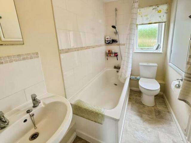 2 bedroom end of terrace house for rent in Marshall gardens, Basingstoke, RG21