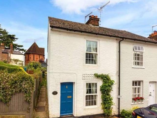 2 bedroom end of terrace house for rent in Middle Road Berkhamsted HP4