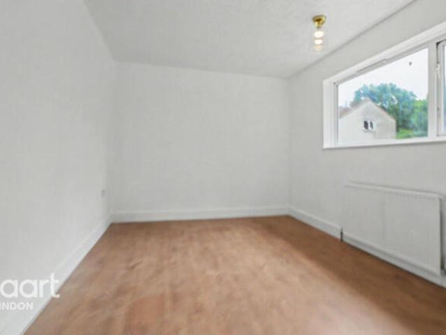 2 bedroom end of terrace house for rent in Minety Road, Swindon, SN2
