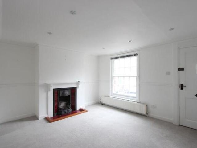 2 bedroom end of terrace house for rent in Newburgh Street, Winchester, SO23