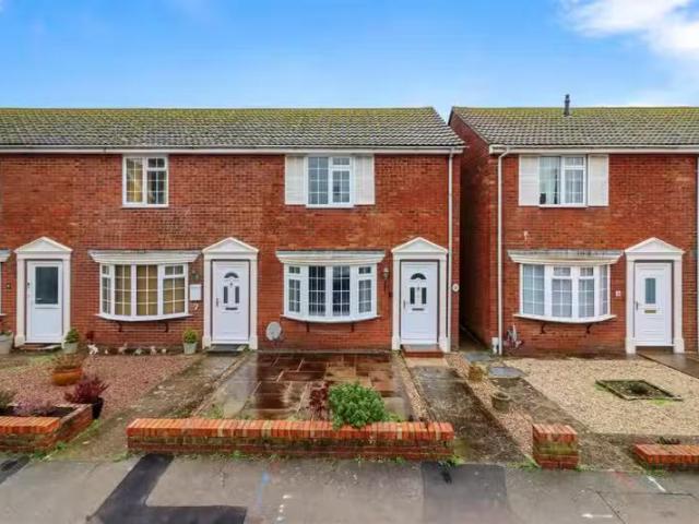 2 bedroom end of terrace house for rent in St. Leonards Terrac.