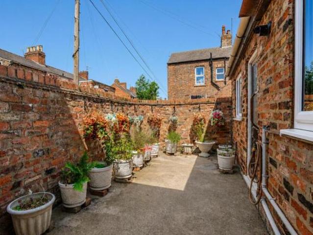 2 bedroom end of terrace house for rent in Stamford Street West, York, YO26 4UY, YO26