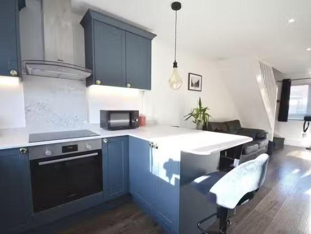 2 bedroom end of terrace house for rent in Stanley Road, Bourn.