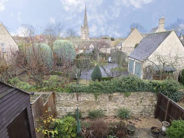 2 bedroom end of terrace house for rent in Sylvester Close Burford OX18