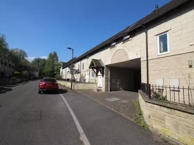 2 bedroom end of terrace house for rent in Symes Park, Weston.