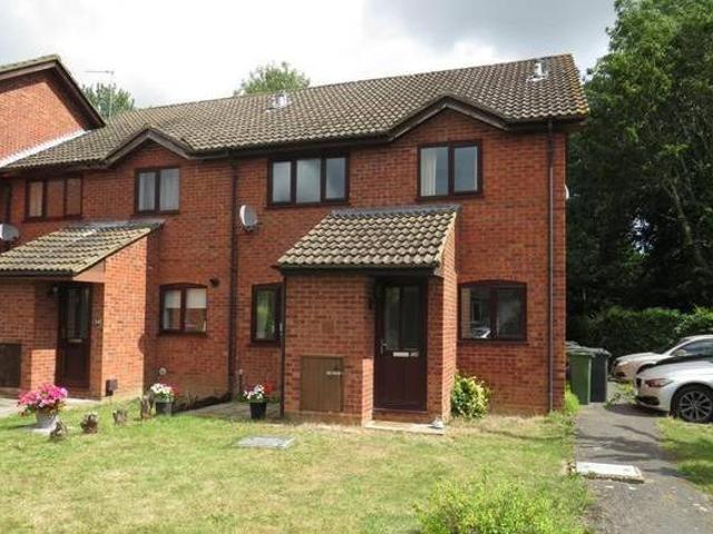 2 bedroom end of terrace house for rent in Pettys Brook Road Chineham BASINGSTOKE RG24