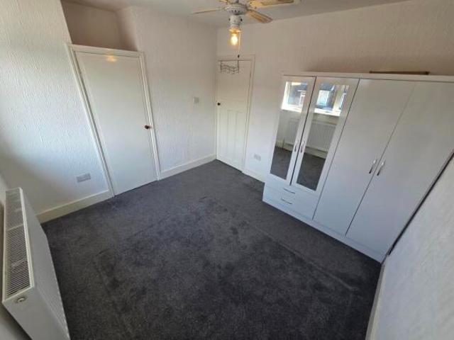 2 bedroom end of terrace house for rent in Peartree Road, Luton, LU2