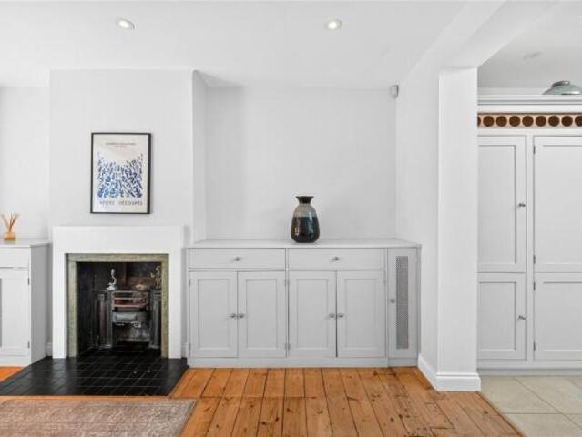 2 bedroom end of terrace house for rent in Penhurst Place, Carlisle Lane, London, SE1