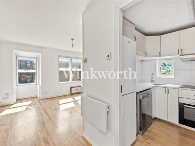 2 bedroom end of terrace house for rent in Pilgrims Close, London, N13
