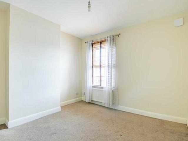2 bedroom end of terrace house for rent in Pinner Road, Oxhey, Herts, WD19