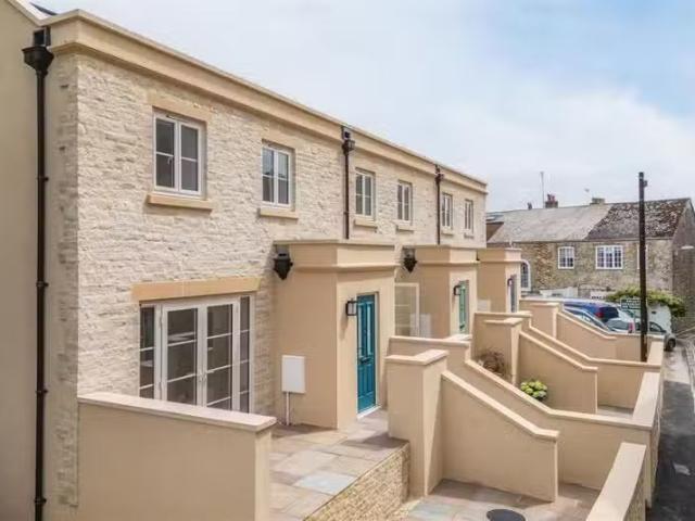 2 bedroom end of terrace house for rent in Rax Lane, Bridport.