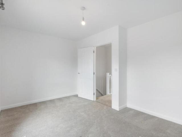 2 bedroom end of terrace house for rent in *Receive 6 months at a discounted rent! Charnwood Circle, Milton Keynes, Buc, MK5