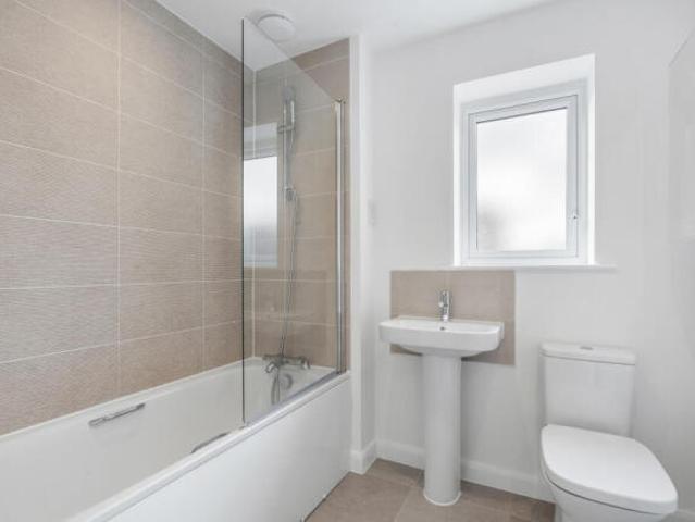 2 bedroom end of terrace house for rent in *Receive 6 months at a discounted rent! Charnwood Circle, Milton Keynes, Buc, MK5