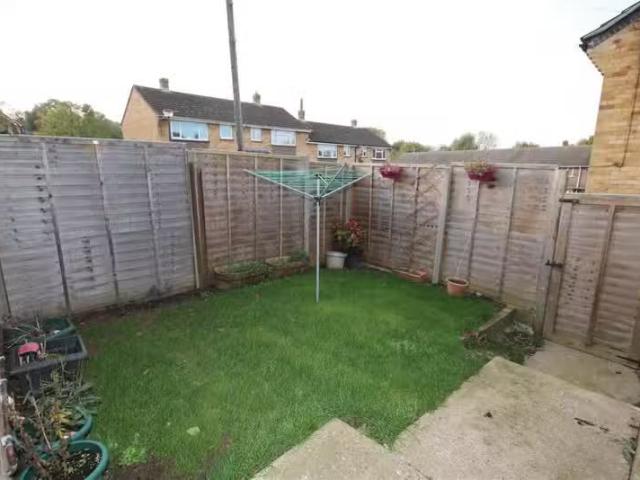 2 bedroom end of terrace house for rent in Rentain Road, Chart.