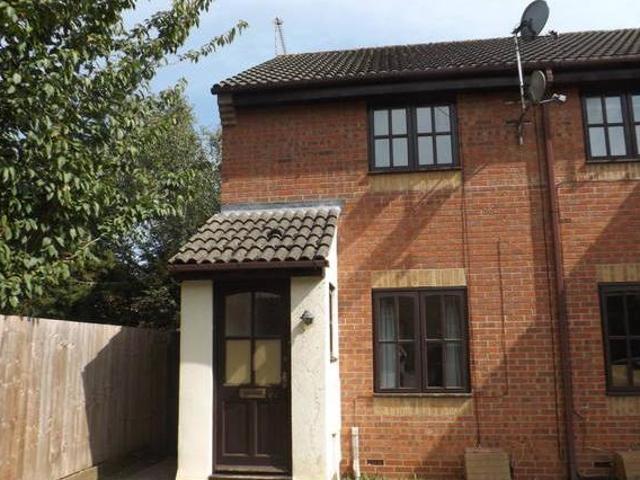 2 bedroom end of terrace house for rent in Riverside Way Brandon IP27 0AN IP27