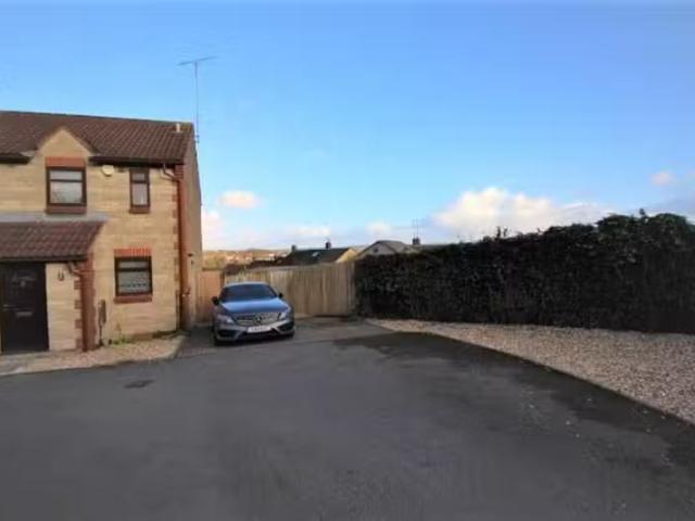 2 bedroom end of terrace house for rent in Rudge Close, Kingsw.