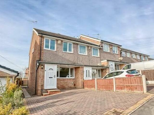 2 bedroom end of terrace house for rent in Woodlea RoadYeadonLeedsLS19