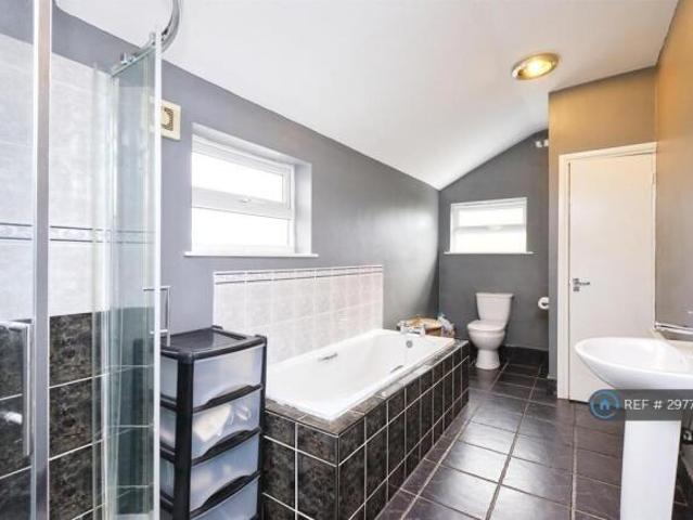 2 bedroom end of terrace house for rent in War Lane, Harborne, B17