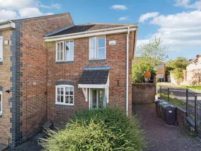 2 bedroom end of terrace house for rent in Wheelers Park, High.