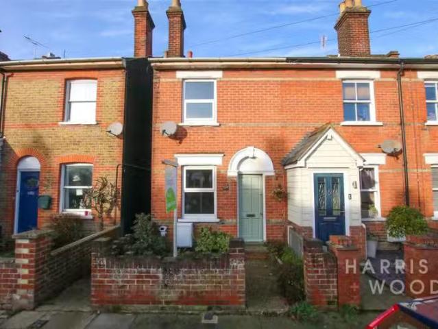 2 bedroom end of terrace house for rent in Wickham Road, Colch.