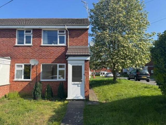 2 bedroom end of terrace house for rent in Tearne Street, St. Johns, WR2