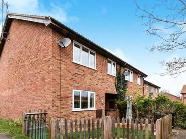 2 bedroom end of terrace house for rent in Thumwood Chineham RG24 8TE RG24